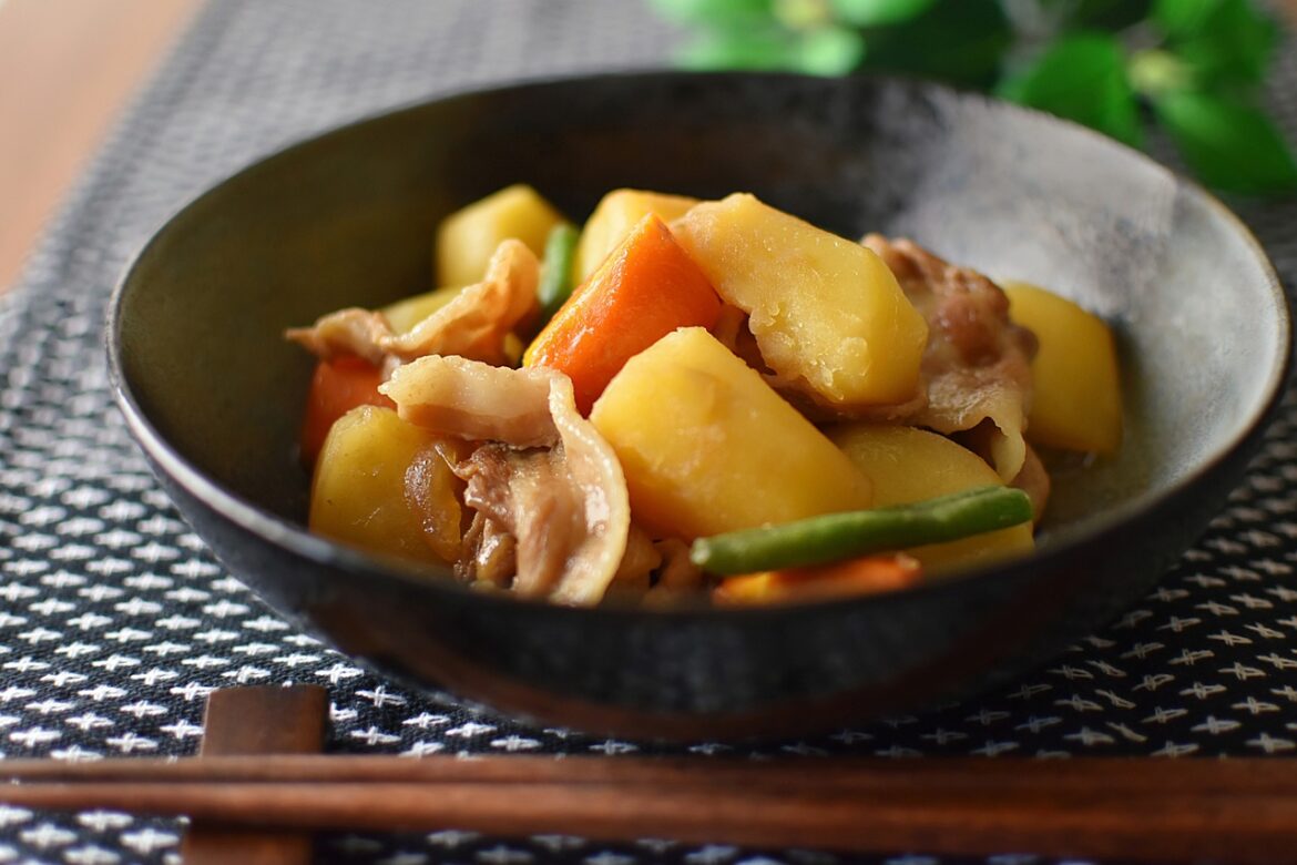 A delicious Nikujaga (simmered meat and vegetable) recipe - Best-Japanese